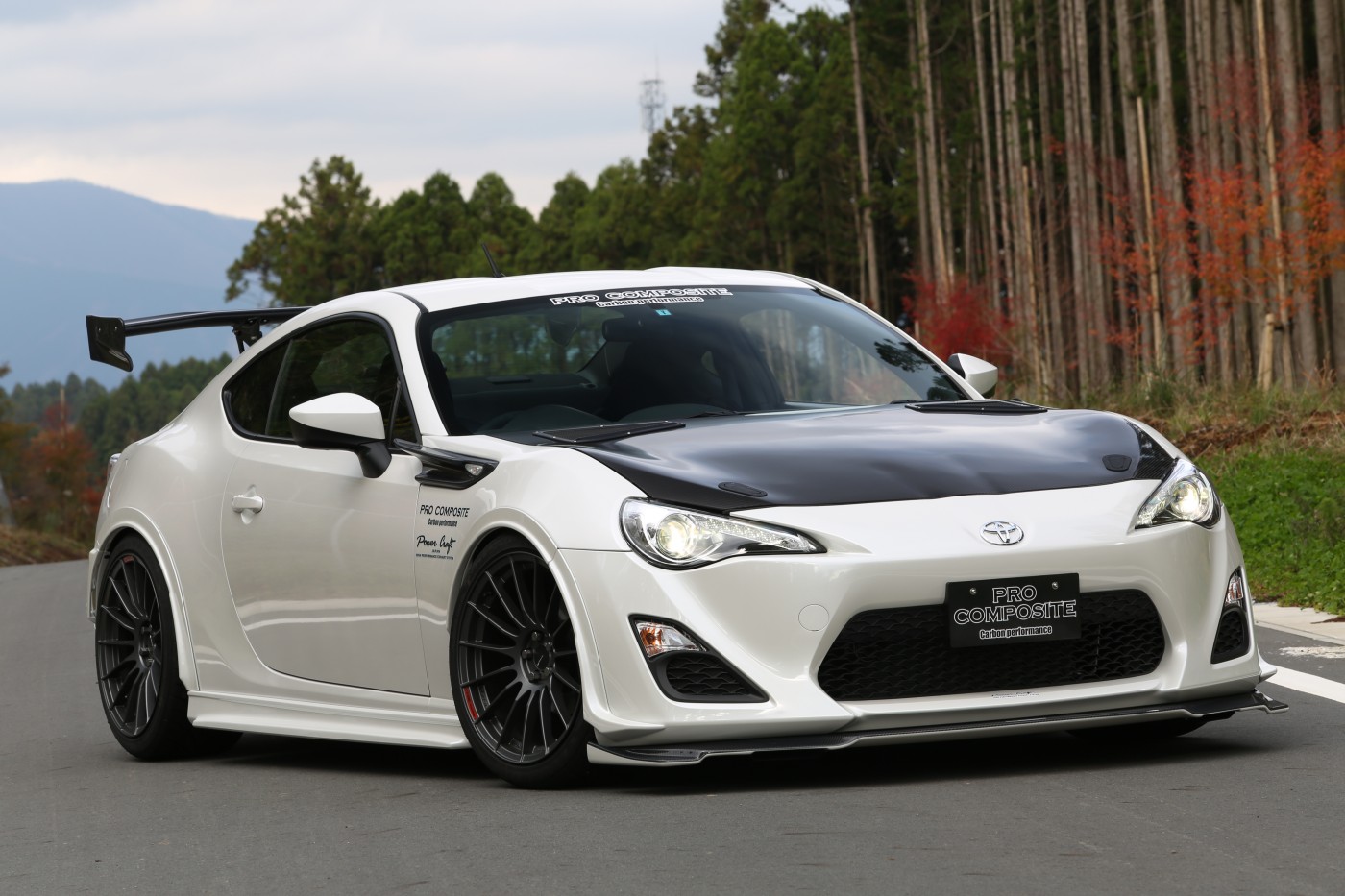 86 ZN6 エアロパーツ一覧 | プロコンポジット | エアロパーツ企画製造のPRO COMPOSITE